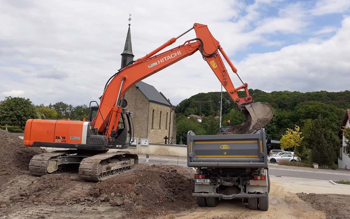 Volle Kraft voraus – mit unserem neuen Kettenbagger – NB Bau GmbH